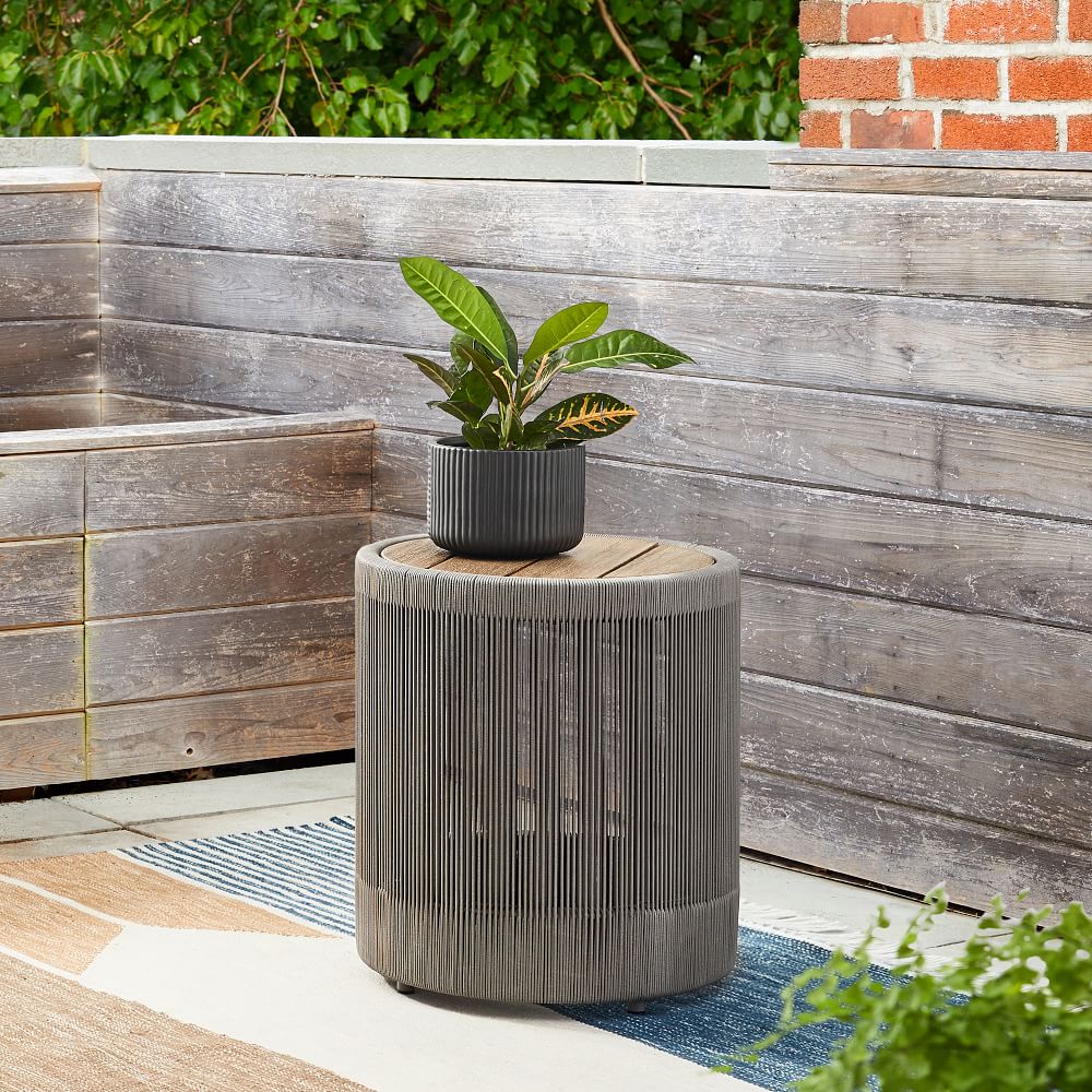 Porto Outdoor Round Side Table (17") | West Elm