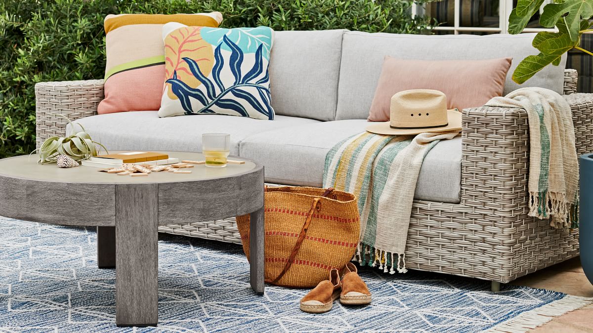 Tambor Outdoor Round Side Table (21") | West Elm