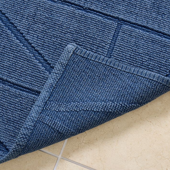 Triangle Sculpted Bath Mat | West Elm