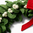 Felt Mistletoe Wreath | West Elm