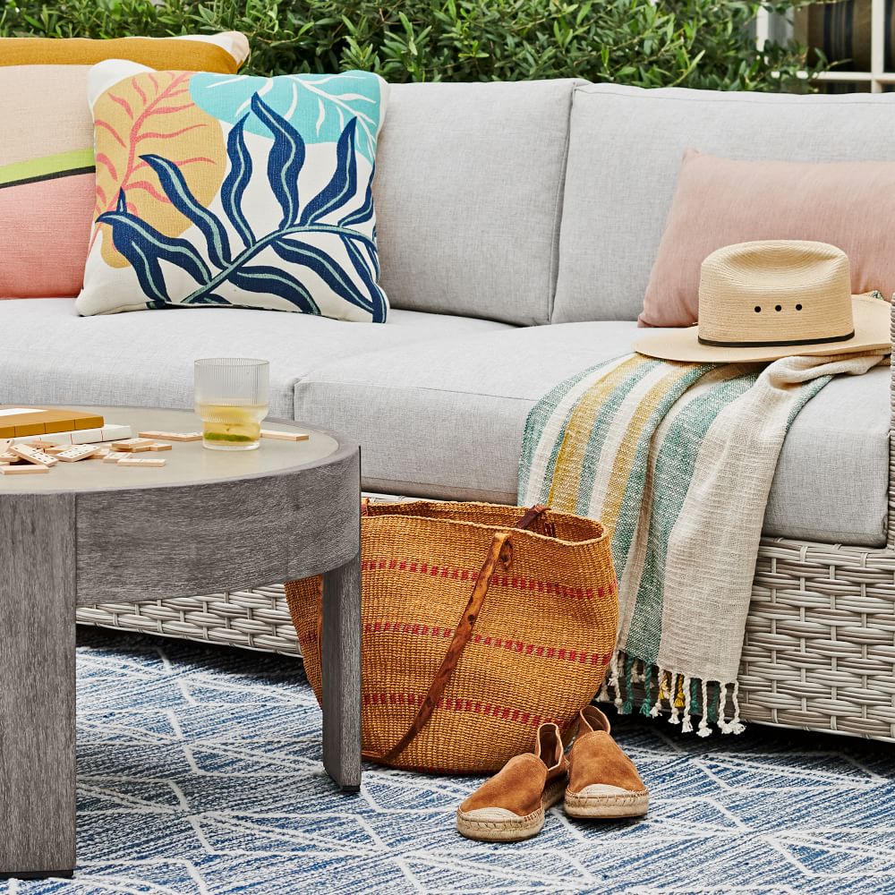 Tambor Outdoor Round Side Table (21") | West Elm