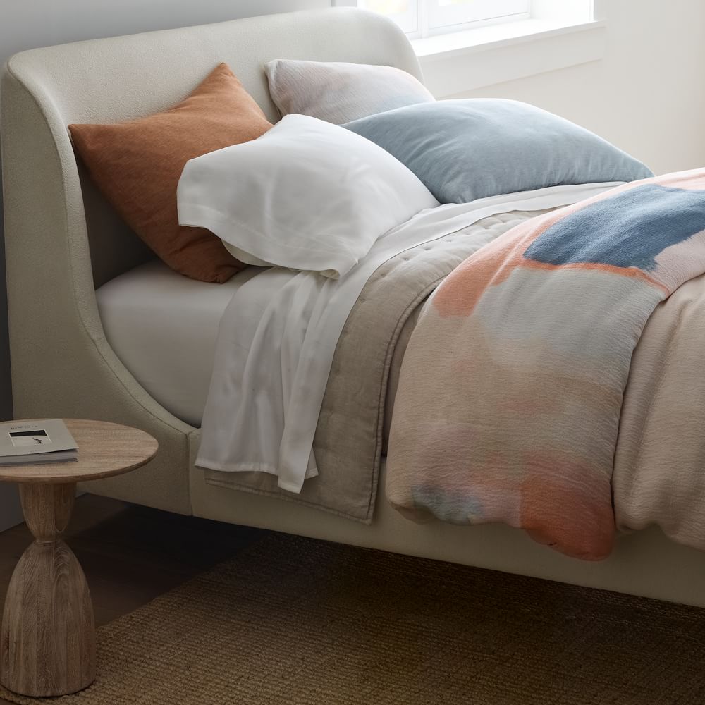 Winona Round Pedestal Side Table (16") | West Elm