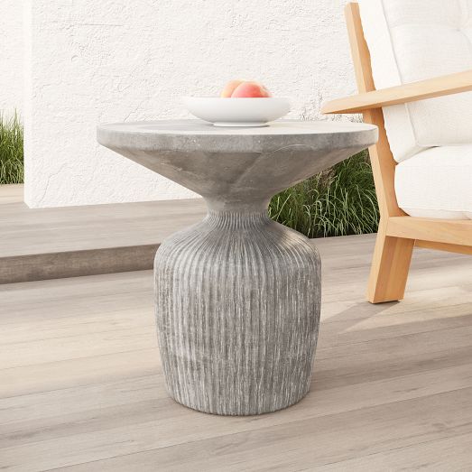 Tambor Outdoor Round Side Table (21") | West Elm