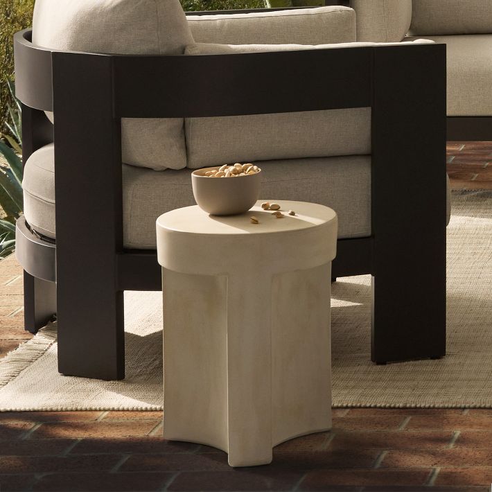 Essie Indoor Outdoor Round Side Table 13